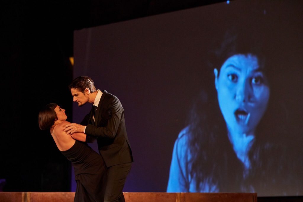 Rencontre : Burcu Uyar et Julien Dran jouent « Traviata » à Saint-Céré ...